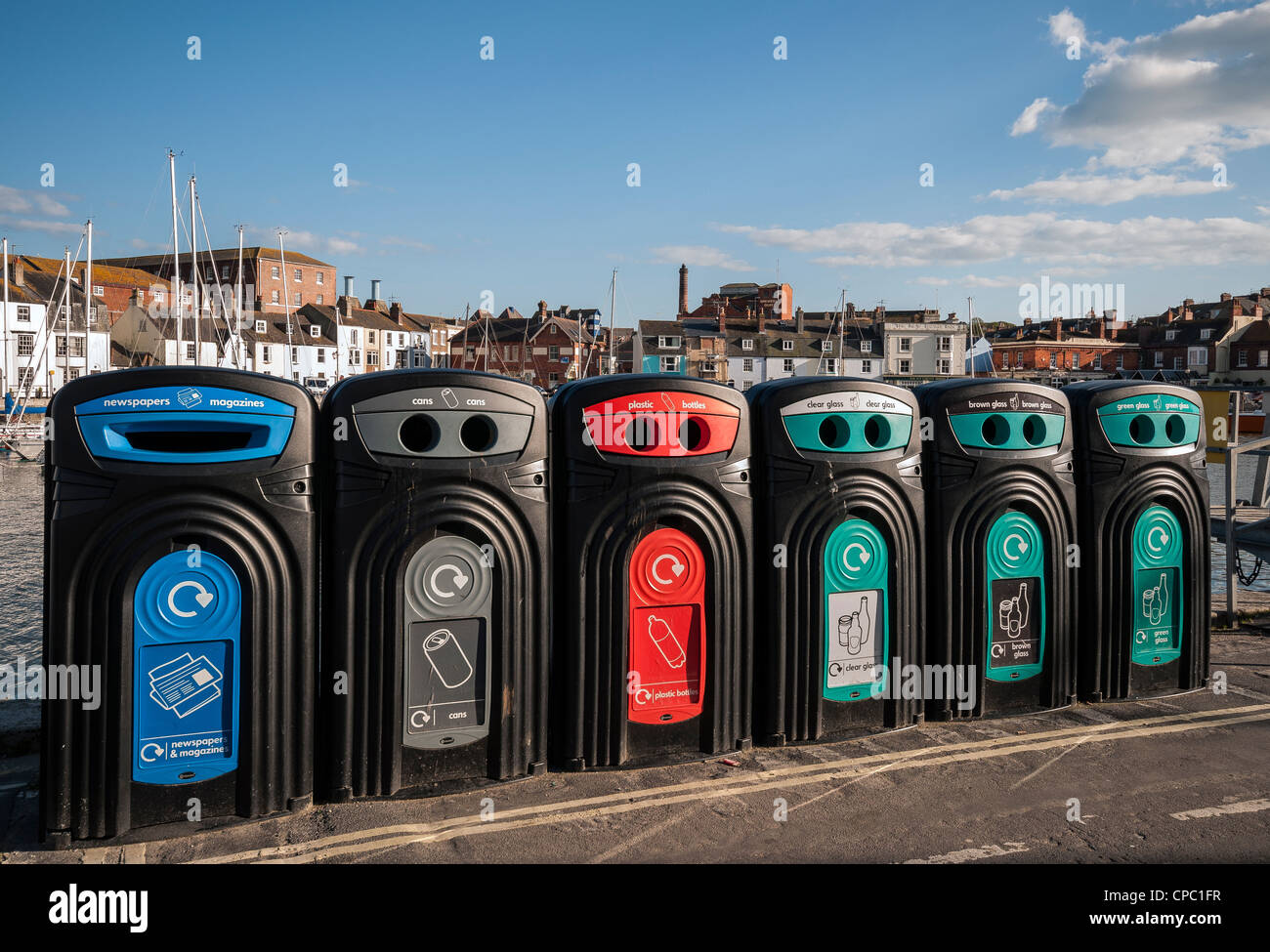 Recycle bins hi-res stock photography and images - Alamy