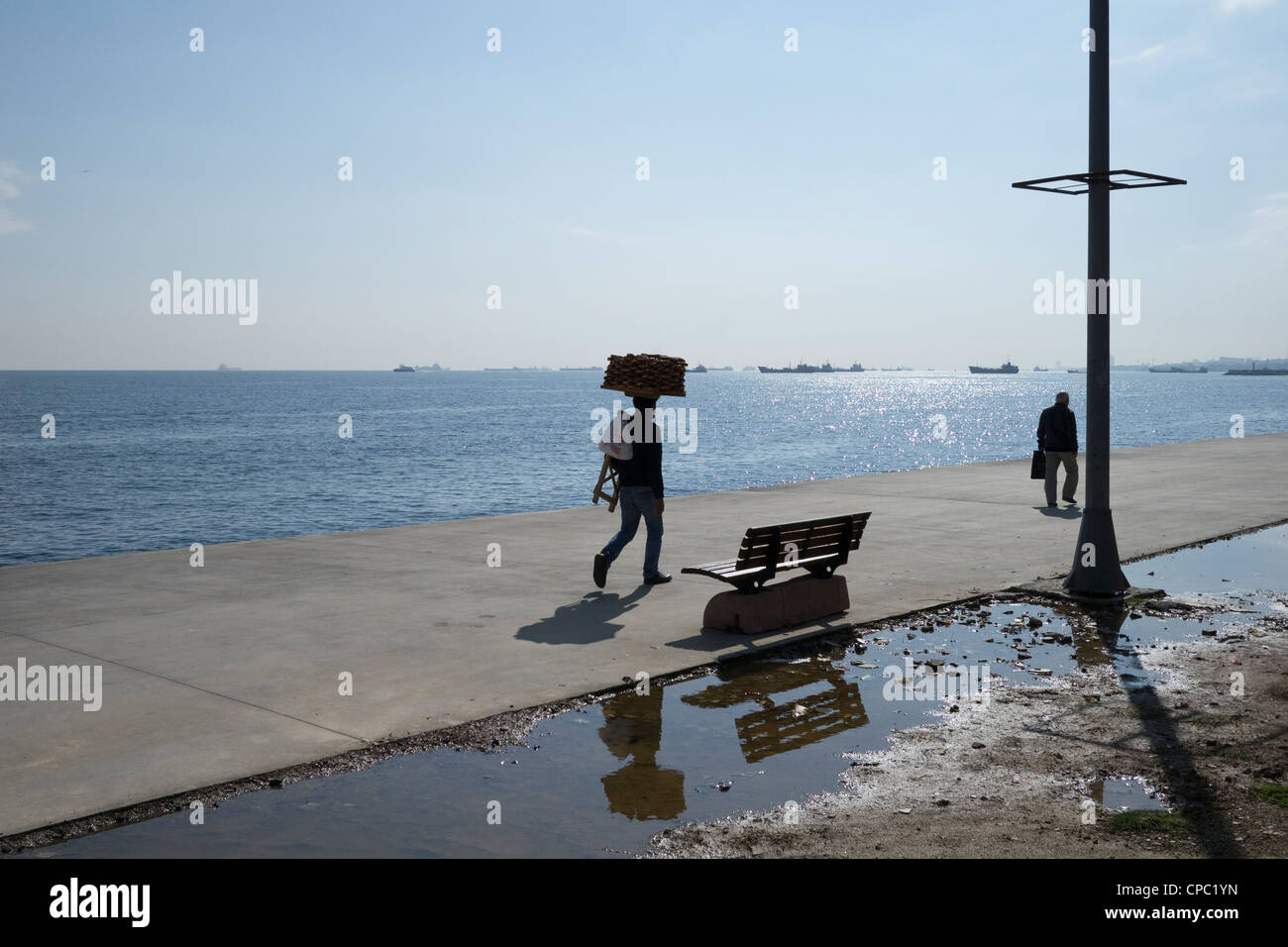 Simit head man hi-res stock photography and images - Alamy
