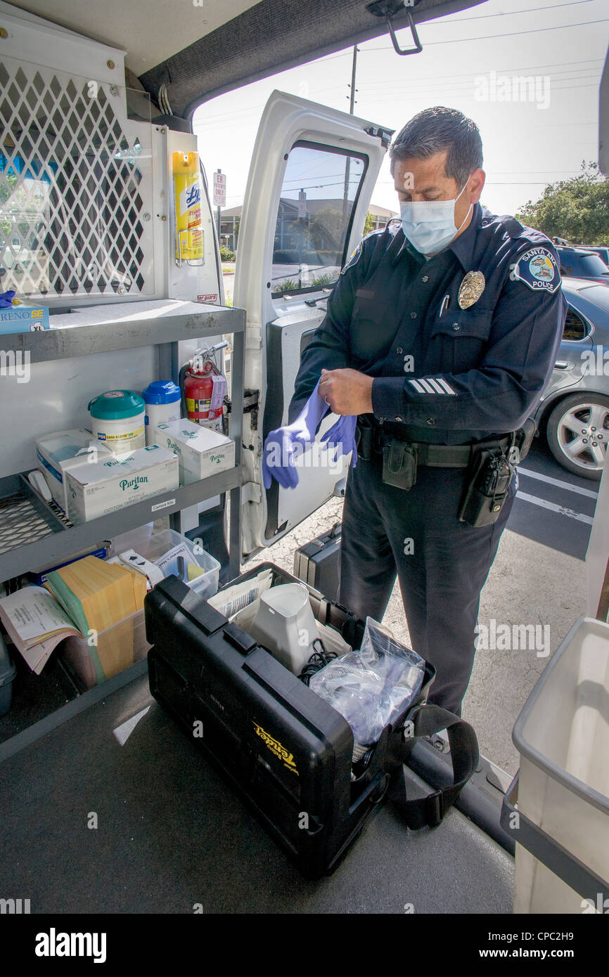 Crime scene unit van hi-res stock photography and images - Alamy