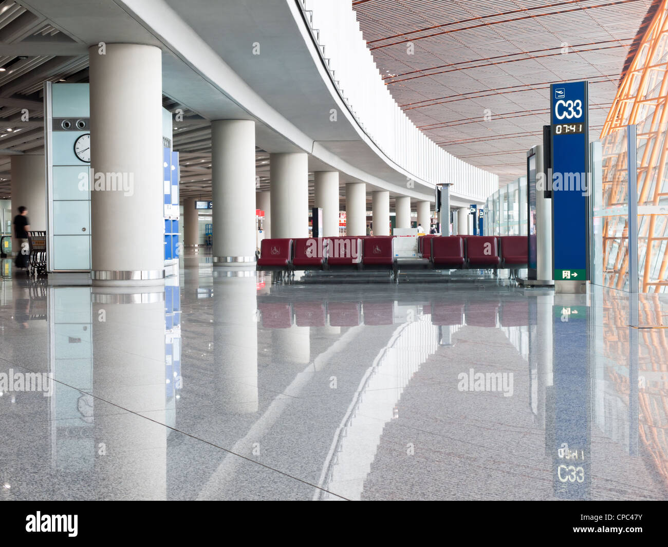 Departure building hi-res stock photography and images - Alamy