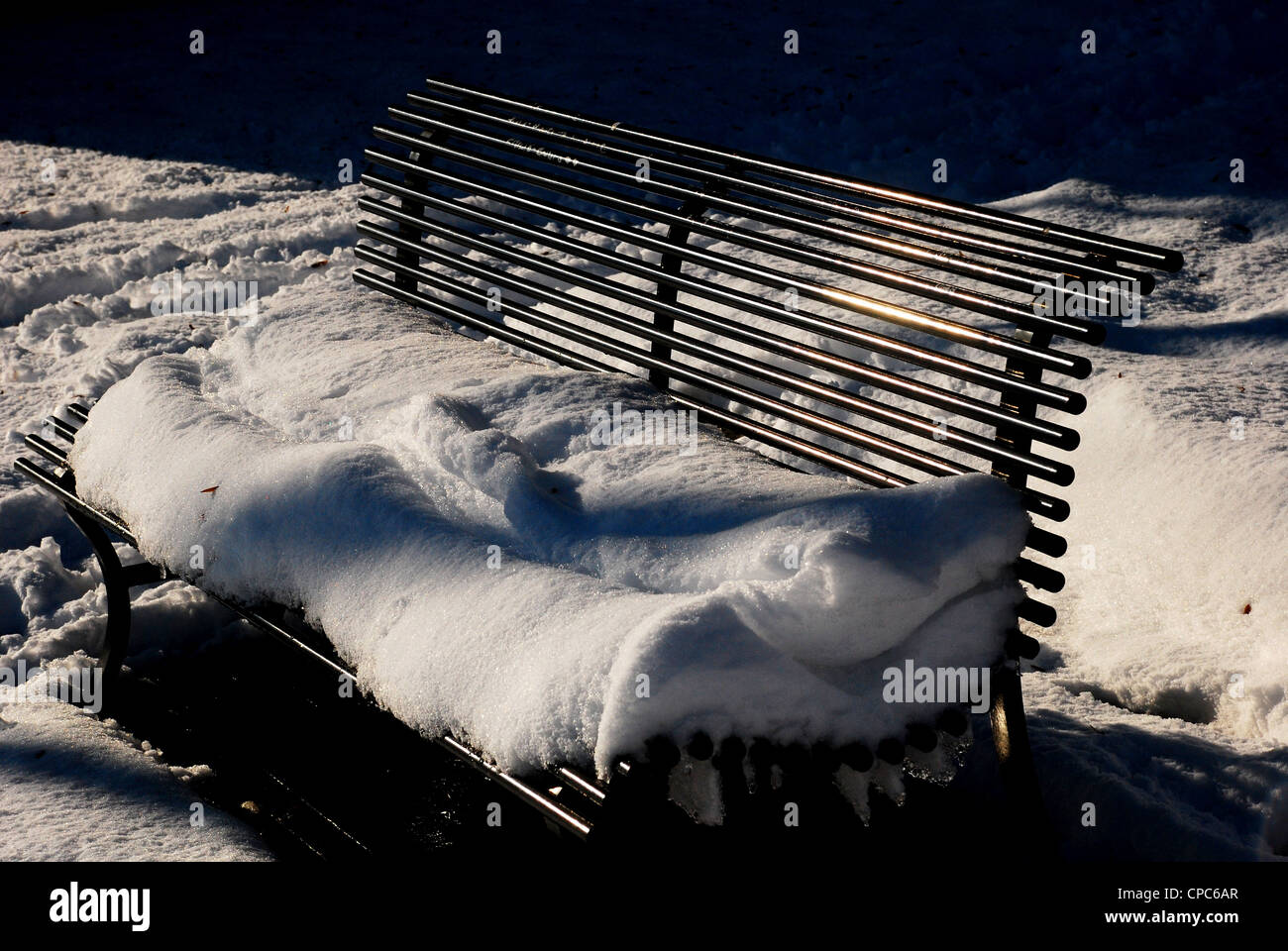 Bench covered snow ice hi-res stock photography and images - Alamy