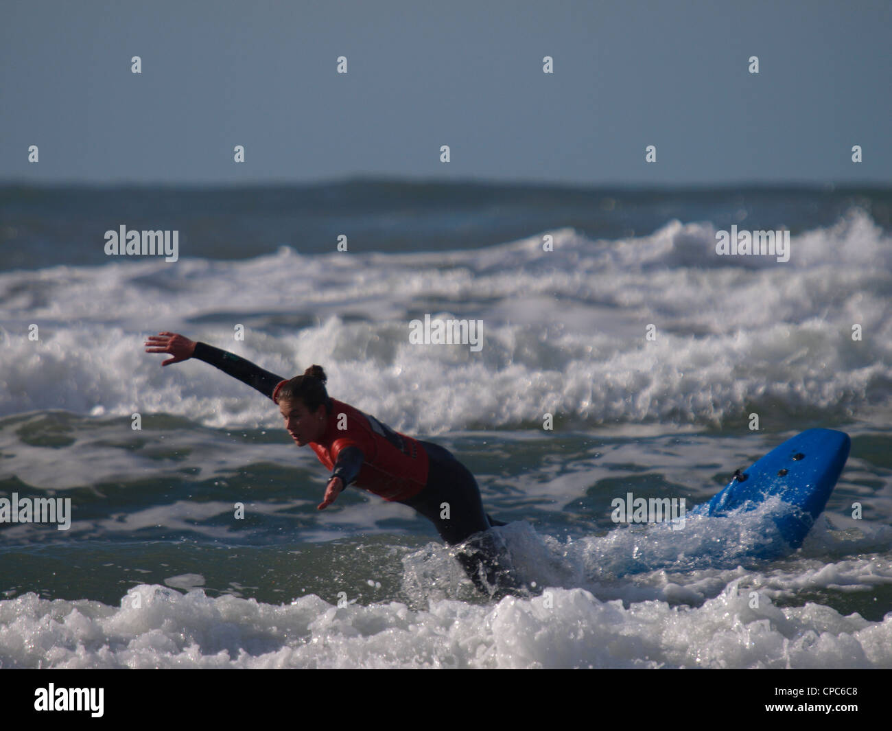 Female surfer cornwall hi-res stock photography and images - Alamy
