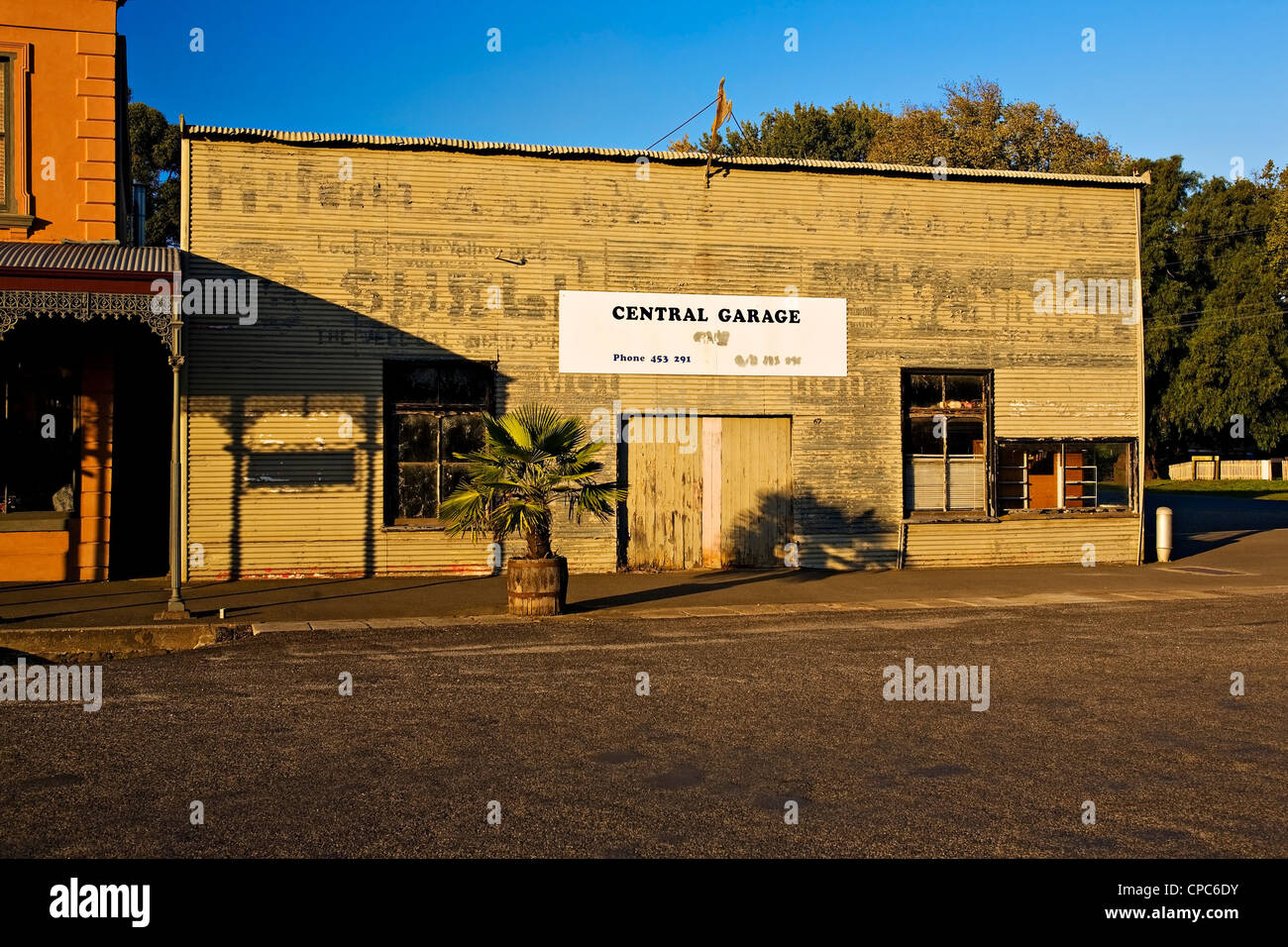 Clunes hi-res stock photography and images - Alamy