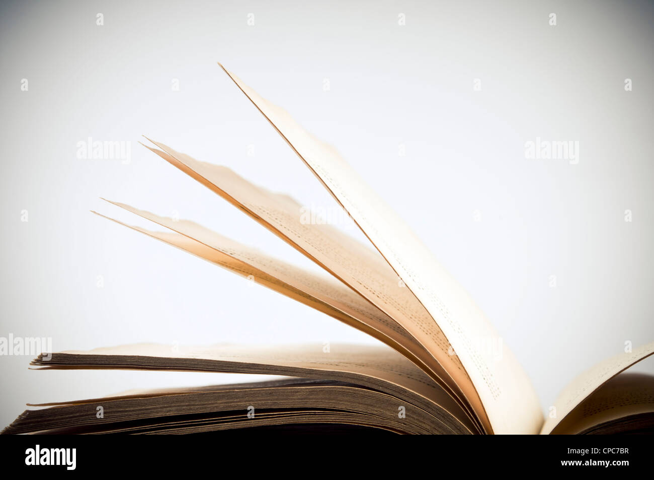 Flipping pages book hi-res stock photography and images - Alamy