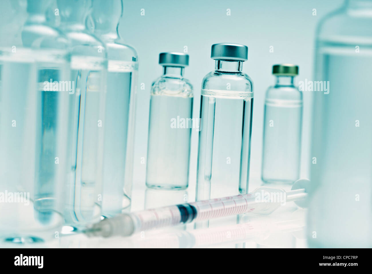 Injection syringe hi-res stock photography and images - Alamy