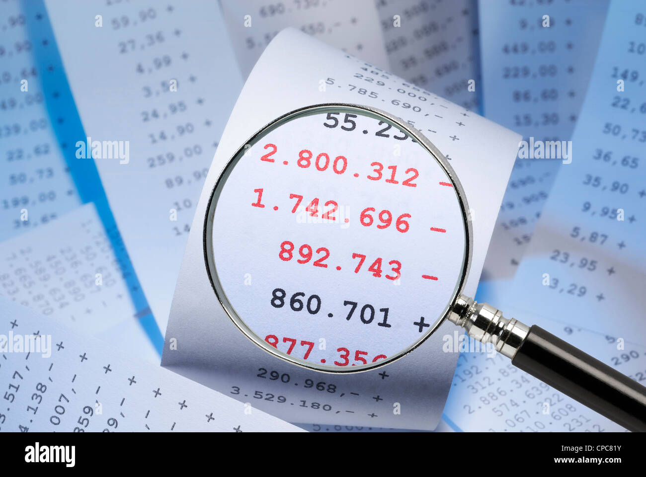 Digits with magnifying glass hi-res stock photography and images - Alamy