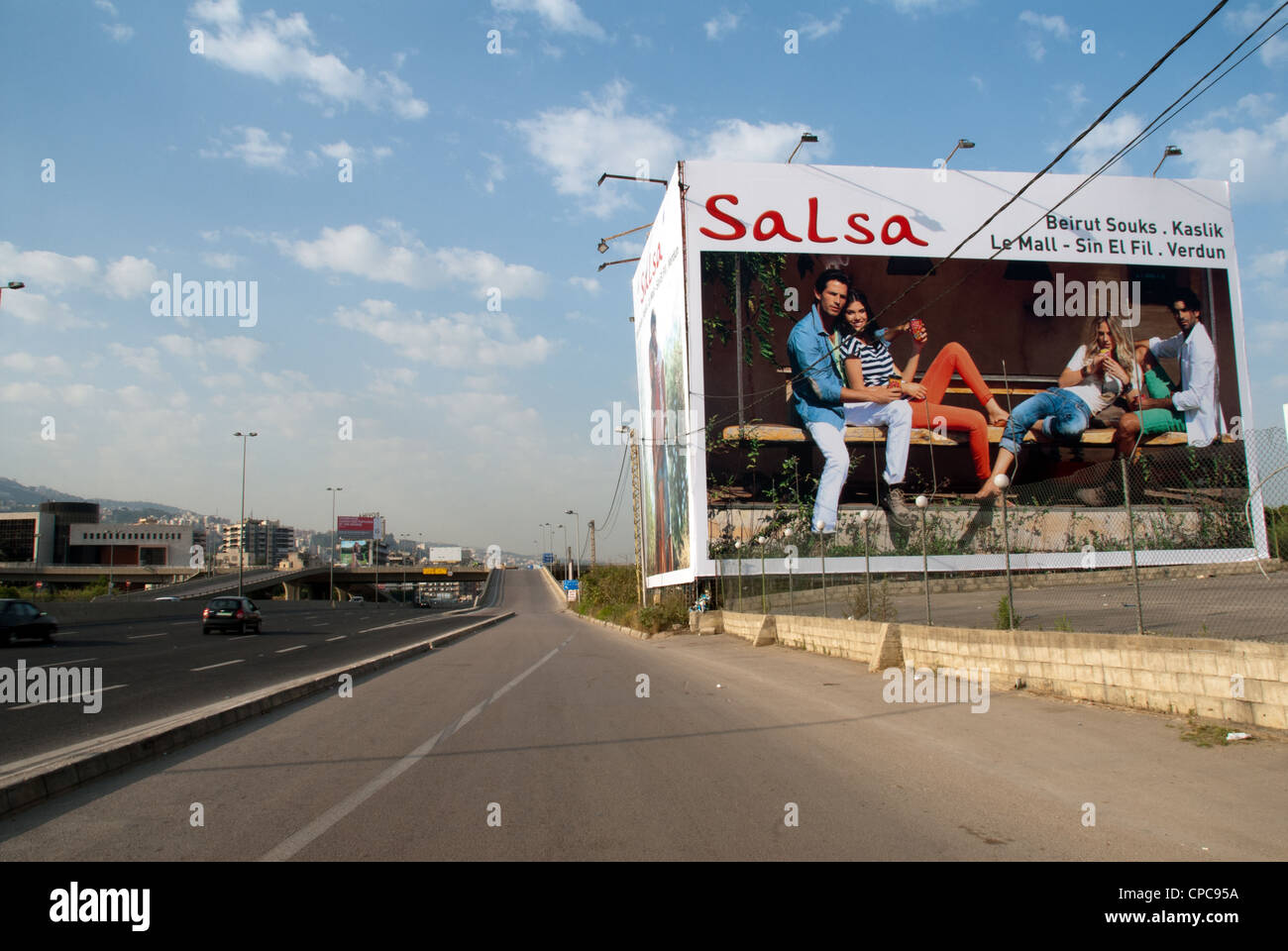 Highway billboard hi-res stock photography and images - Alamy