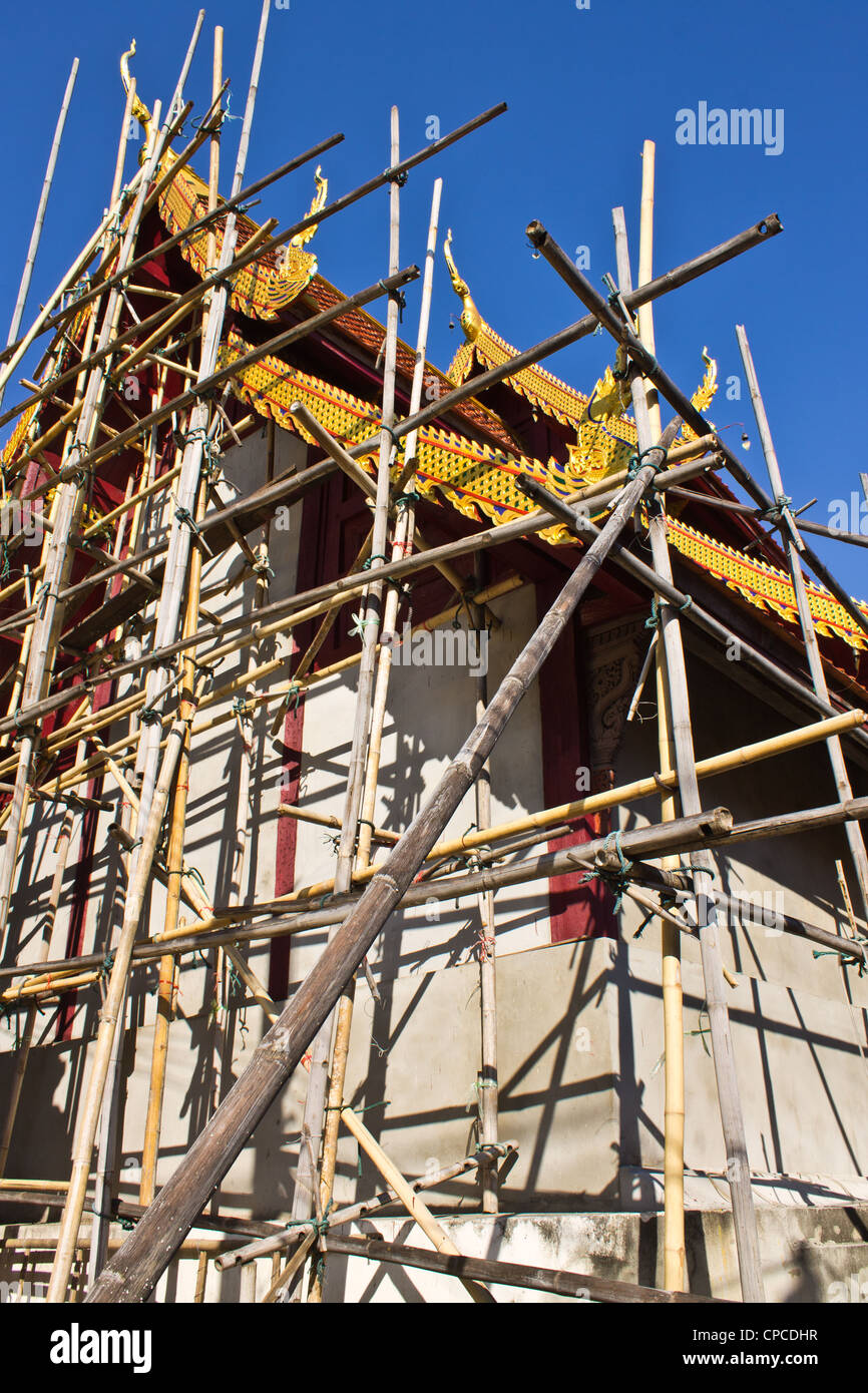Thai temple construction Stock Photo - Alamy