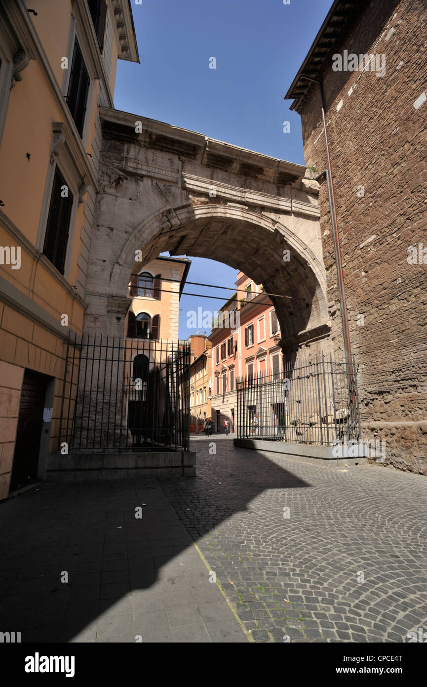 Mura serviane hi-res stock photography and images - Alamy