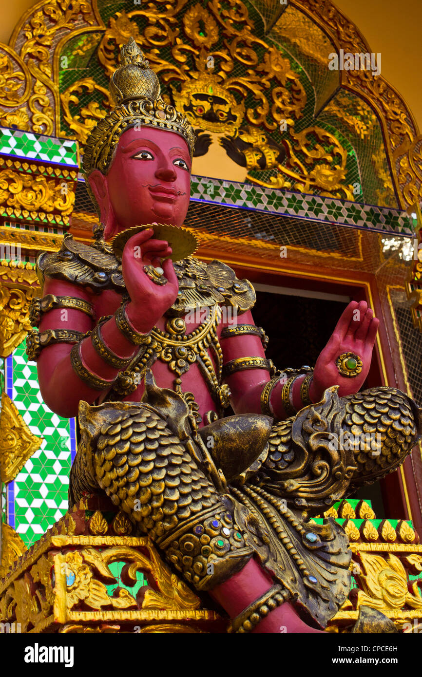 Temple statues hi-res stock photography and images - Alamy