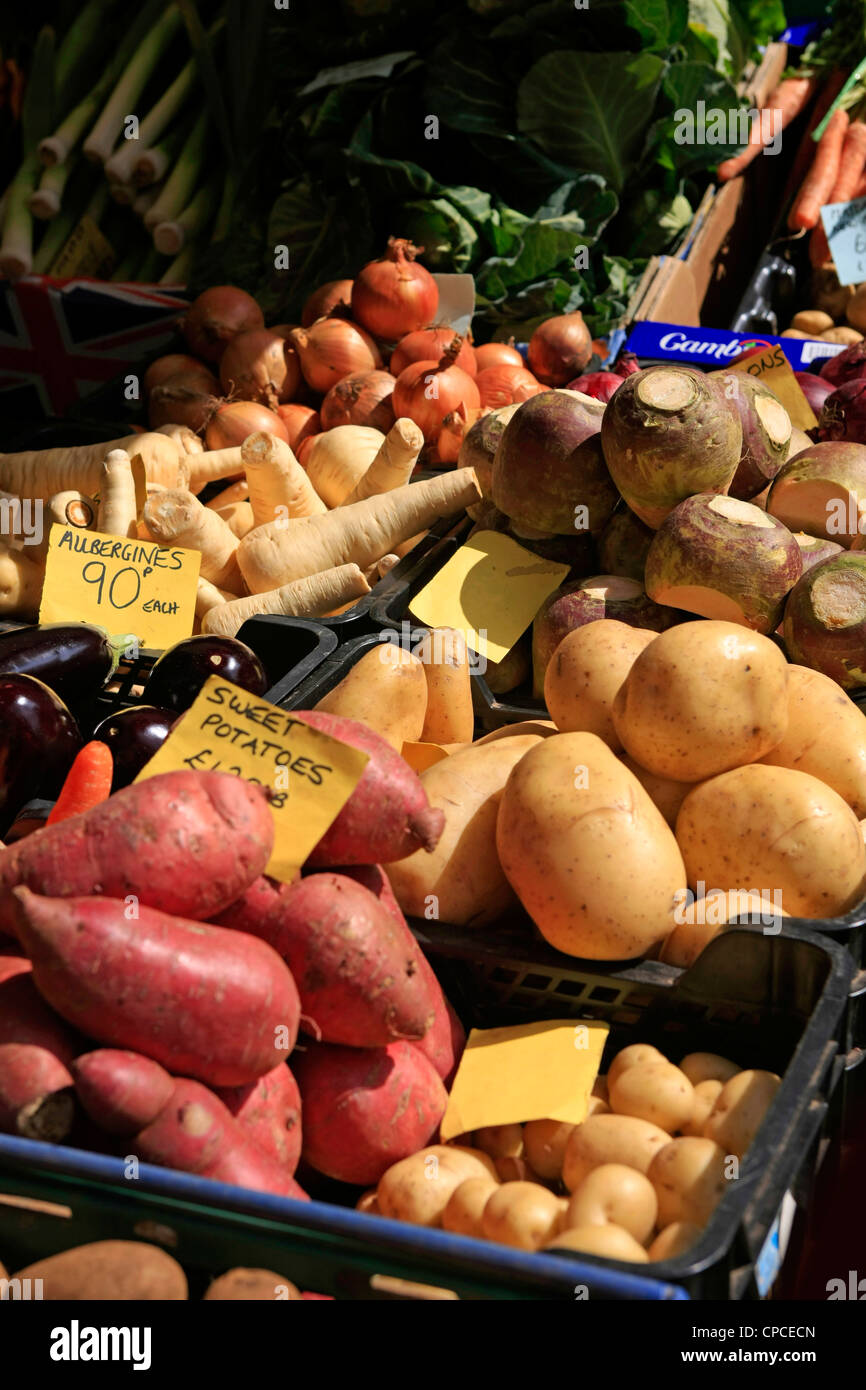 Perishable food outside hi-res stock photography and images - Alamy