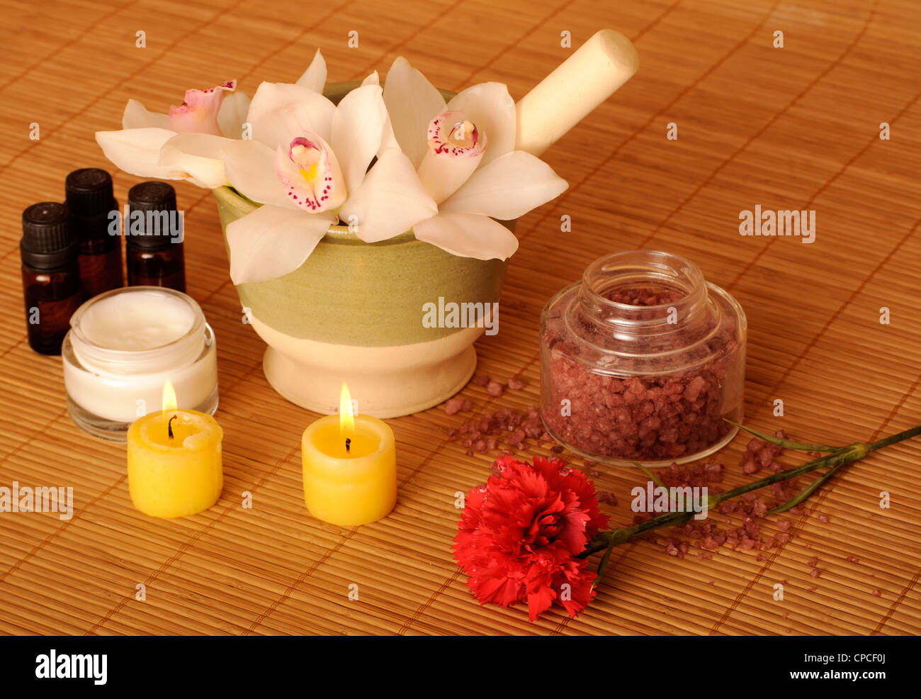 Spa day setting hi-res stock photography and images - Alamy