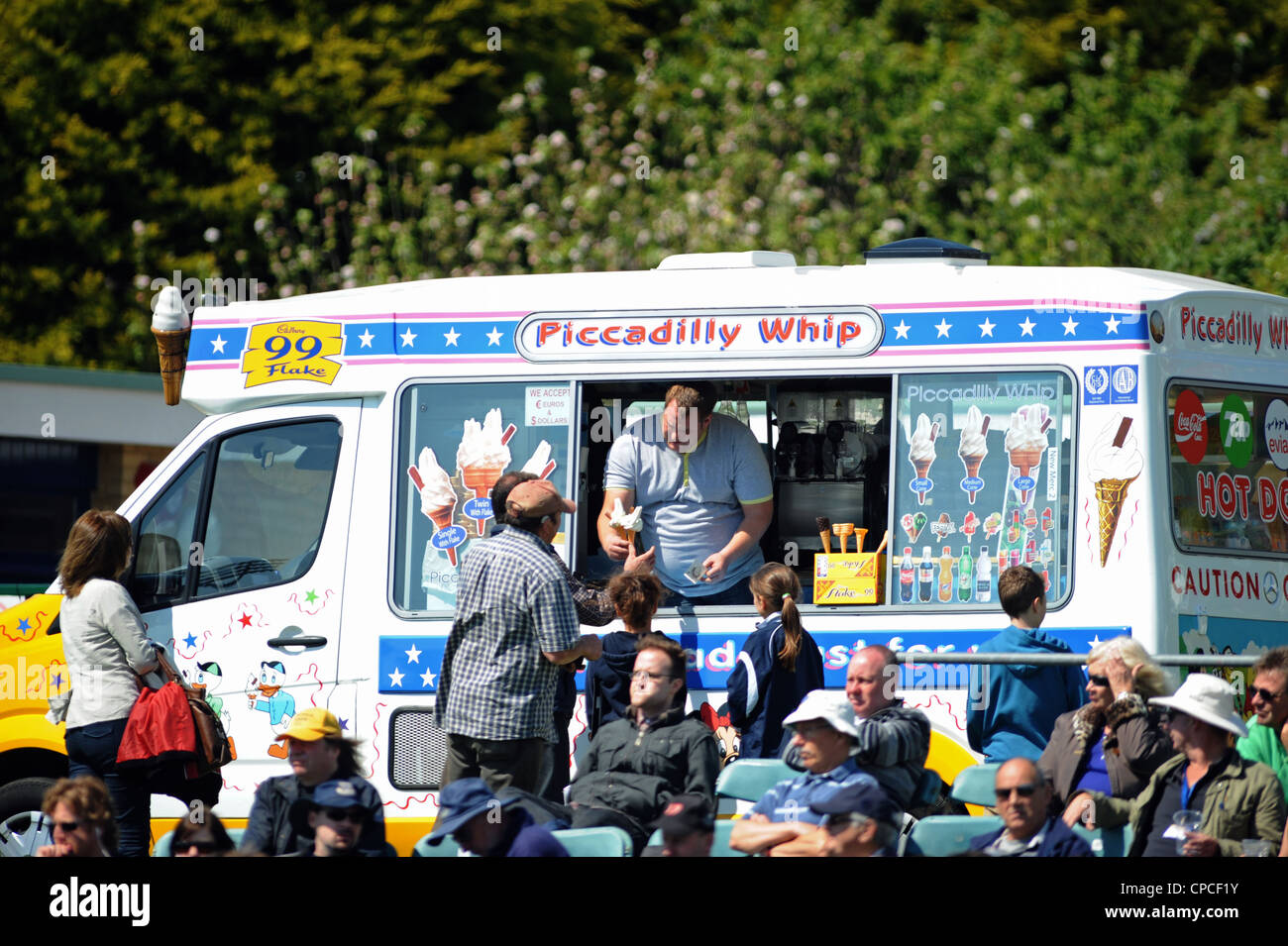 Van Selling Ice Cream Stock Photos & Van Selling Ice Cream Stock Images ...