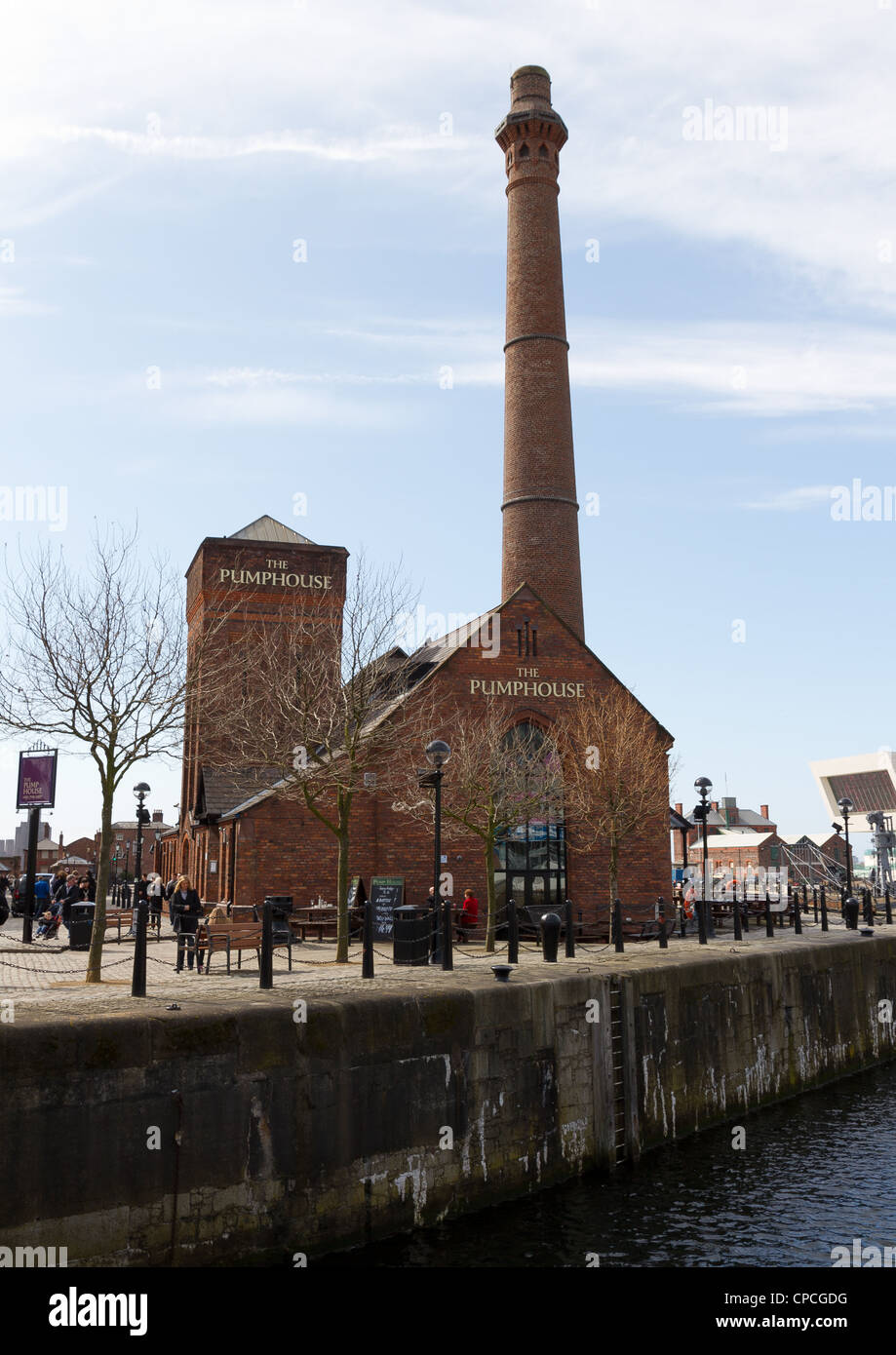 The Pump house Inn, Albert Dock, Liverpool Stock Photo - Alamy