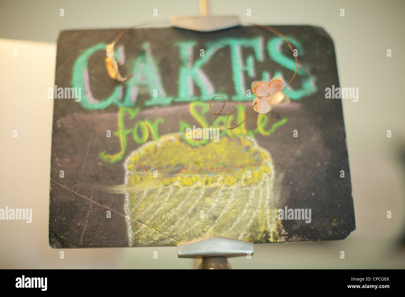 Cakes sign hi-res stock photography and images - Alamy