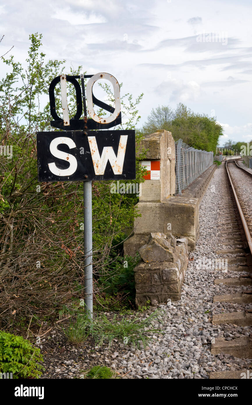 Railway speed limit sign uk hi-res stock photography and images - Alamy