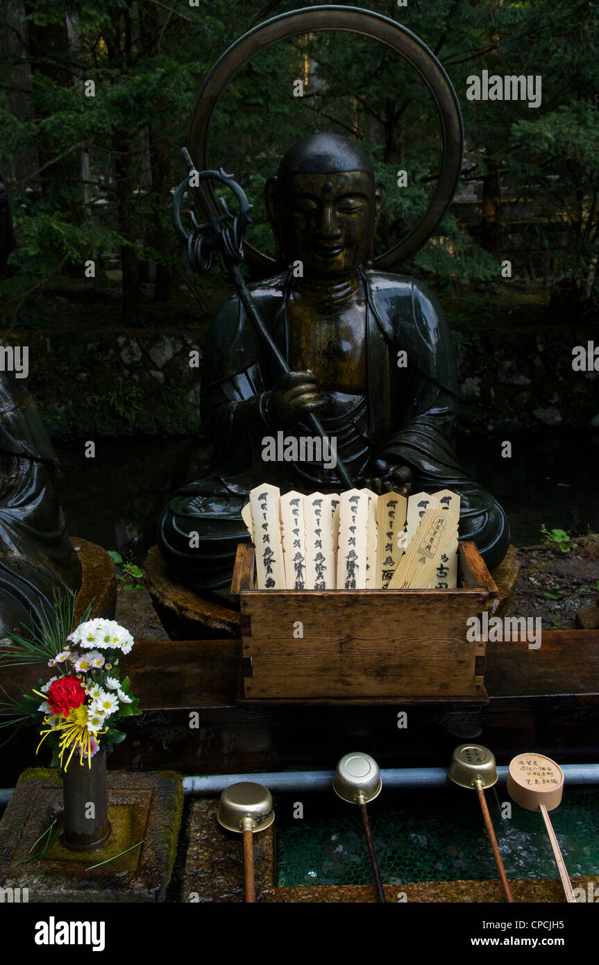 Okuno In Buddhist Cemetary, the largest in Japan. Koyasan, Honshu ...