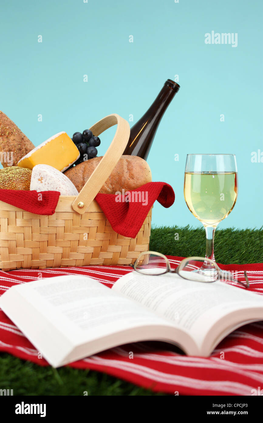 Picnic Basket filled with food that is ready to eat Stock Photo - Alamy