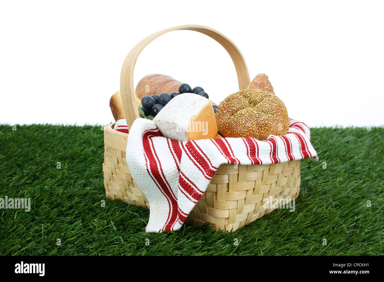 Picnic Basket filled with food that is ready to eat Stock Photo - Alamy
