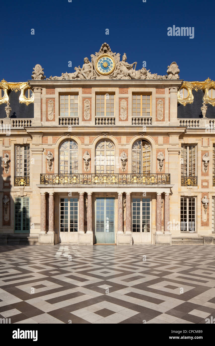 Court of versailles hi-res stock photography and images - Alamy