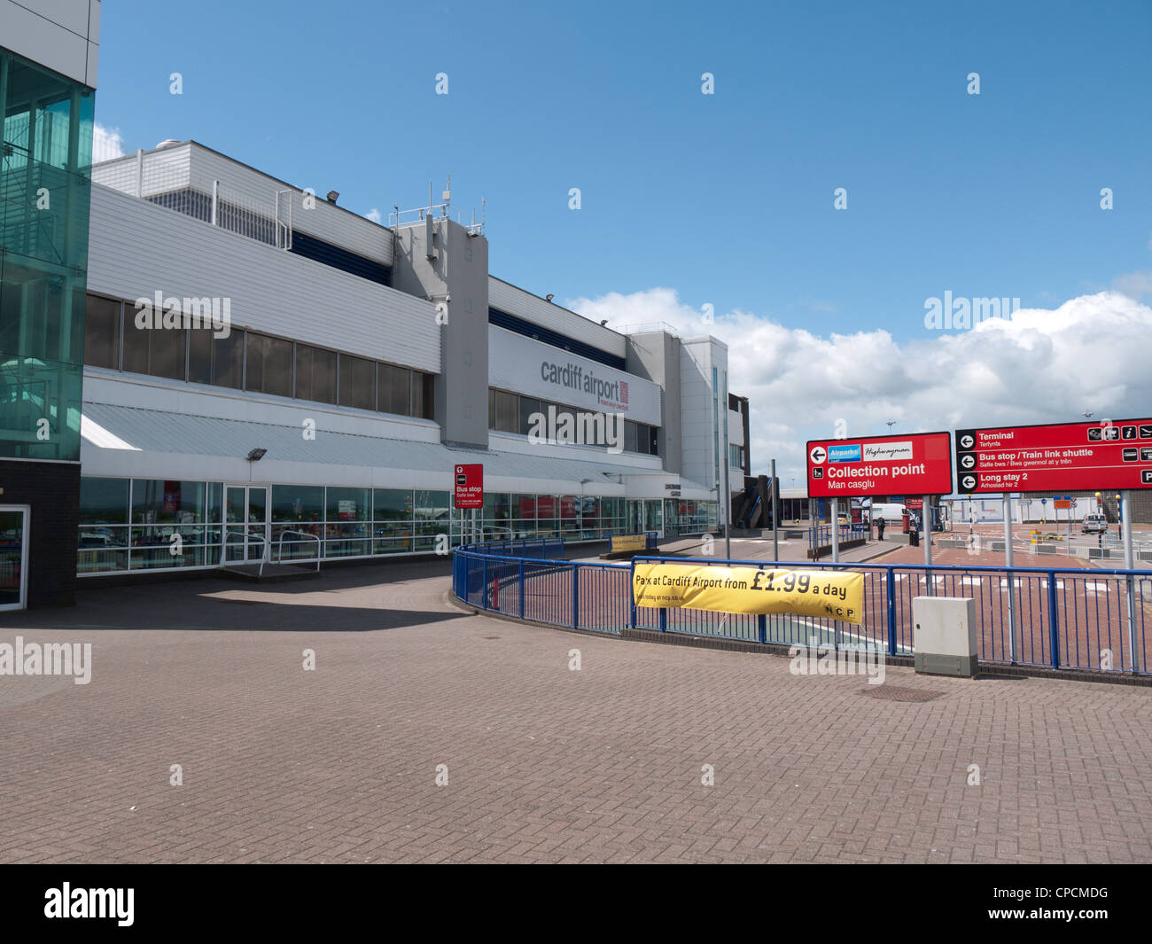 Cardiff airport hi-res stock photography and images - Alamy