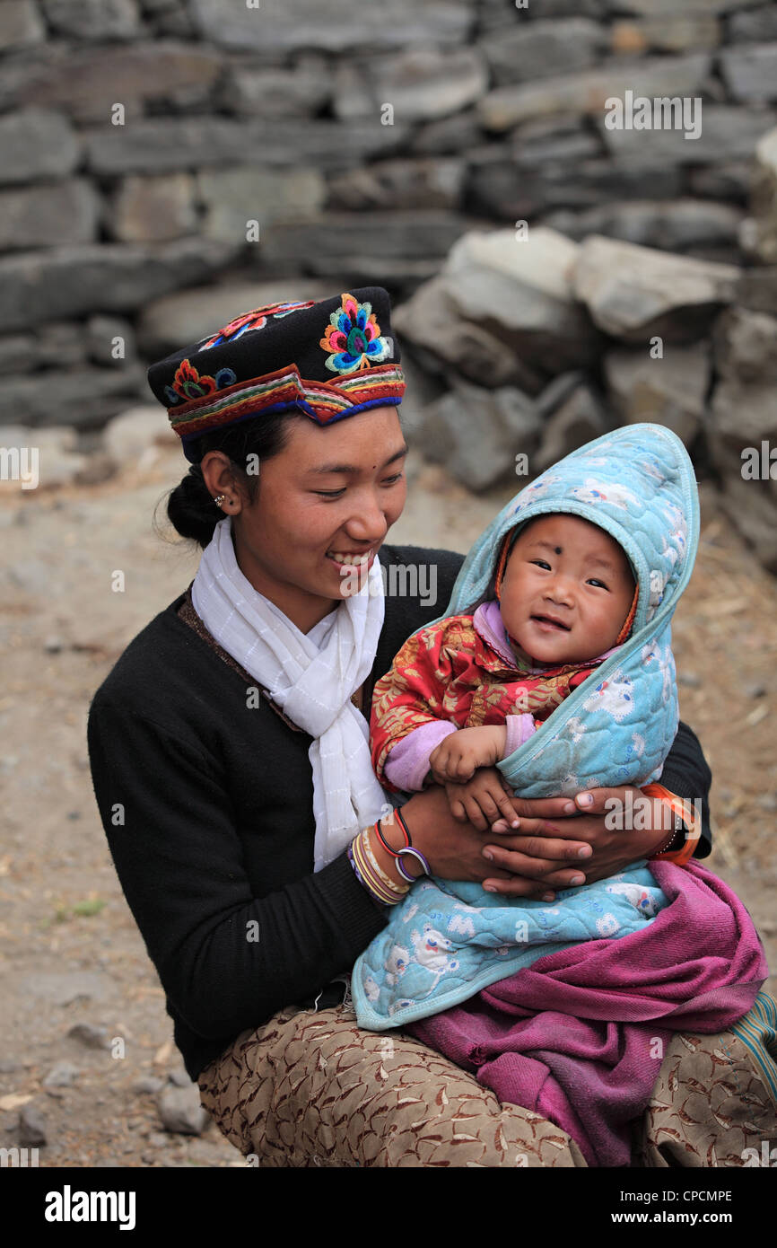 Nepali mother with child - Nepal Stock Photo - Alamy