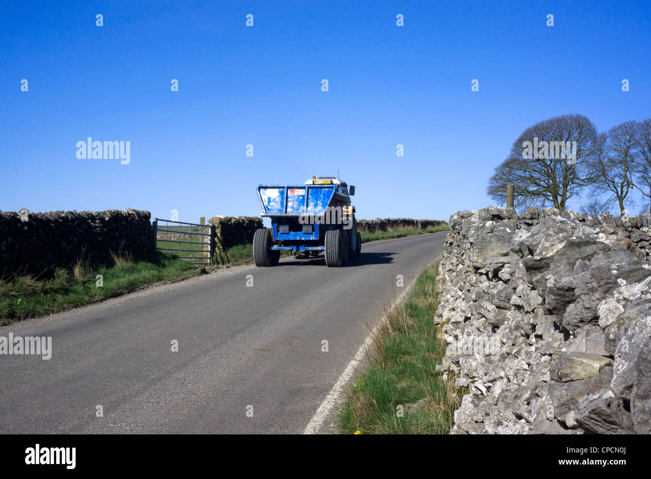Tractor and road hi-res stock photography and images - Alamy