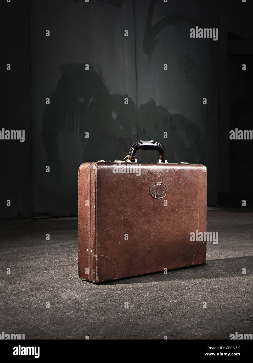 Abandoned briefcase hi-res stock photography and images - Alamy