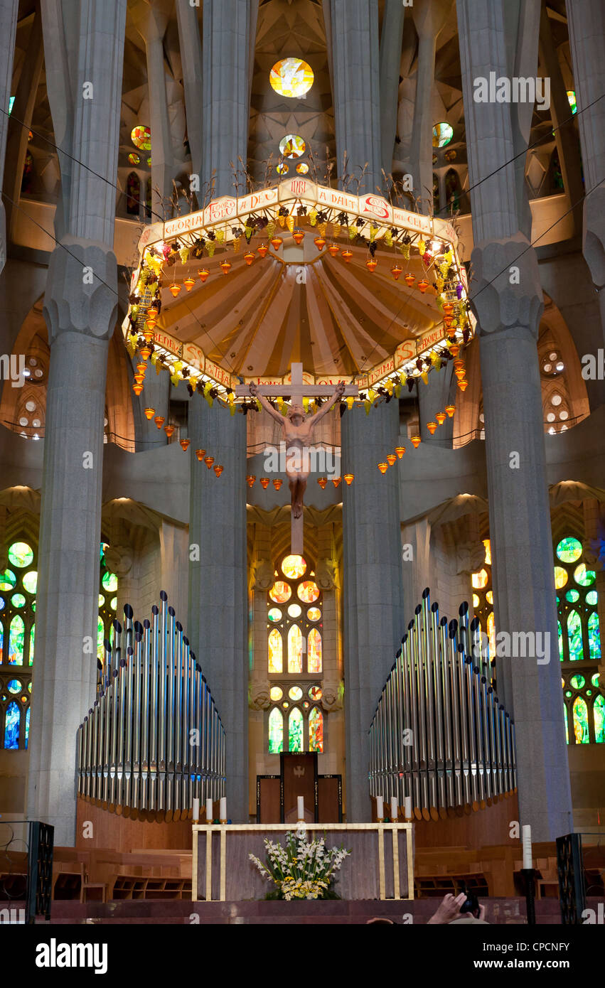 Sagrada Familia cathedral architecture. Masterpiece of modernism ...