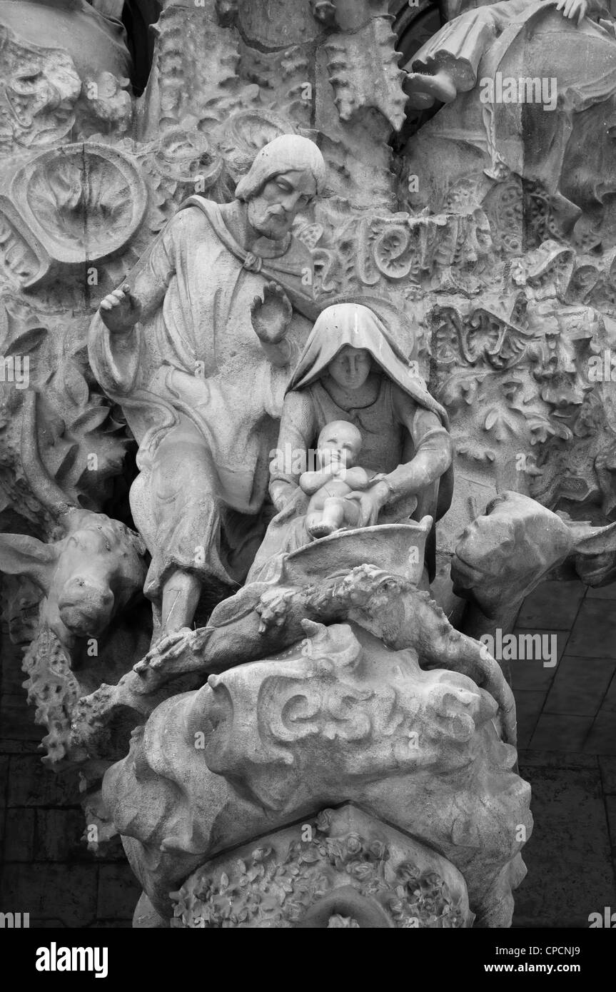 La Sagrada Familia Statues