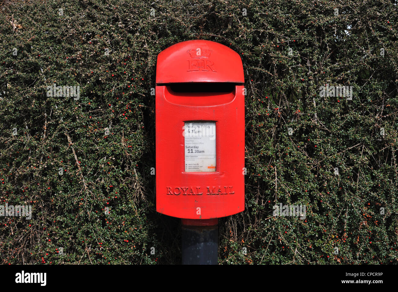 Royal Mail postbox in a rural setting Stock Photo - Alamy