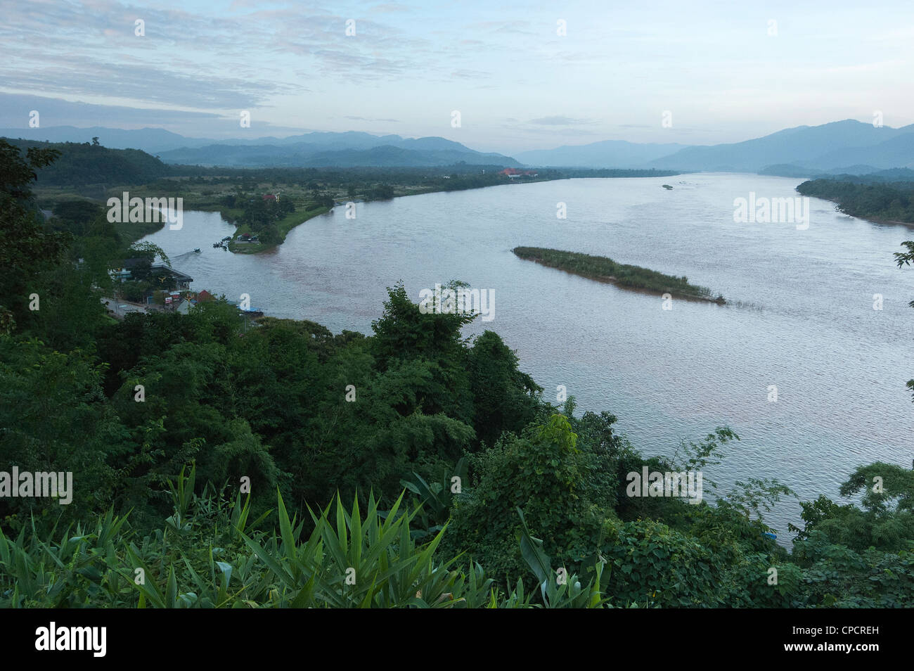 Golden triangle thailand landscape hi-res stock photography and images ...
