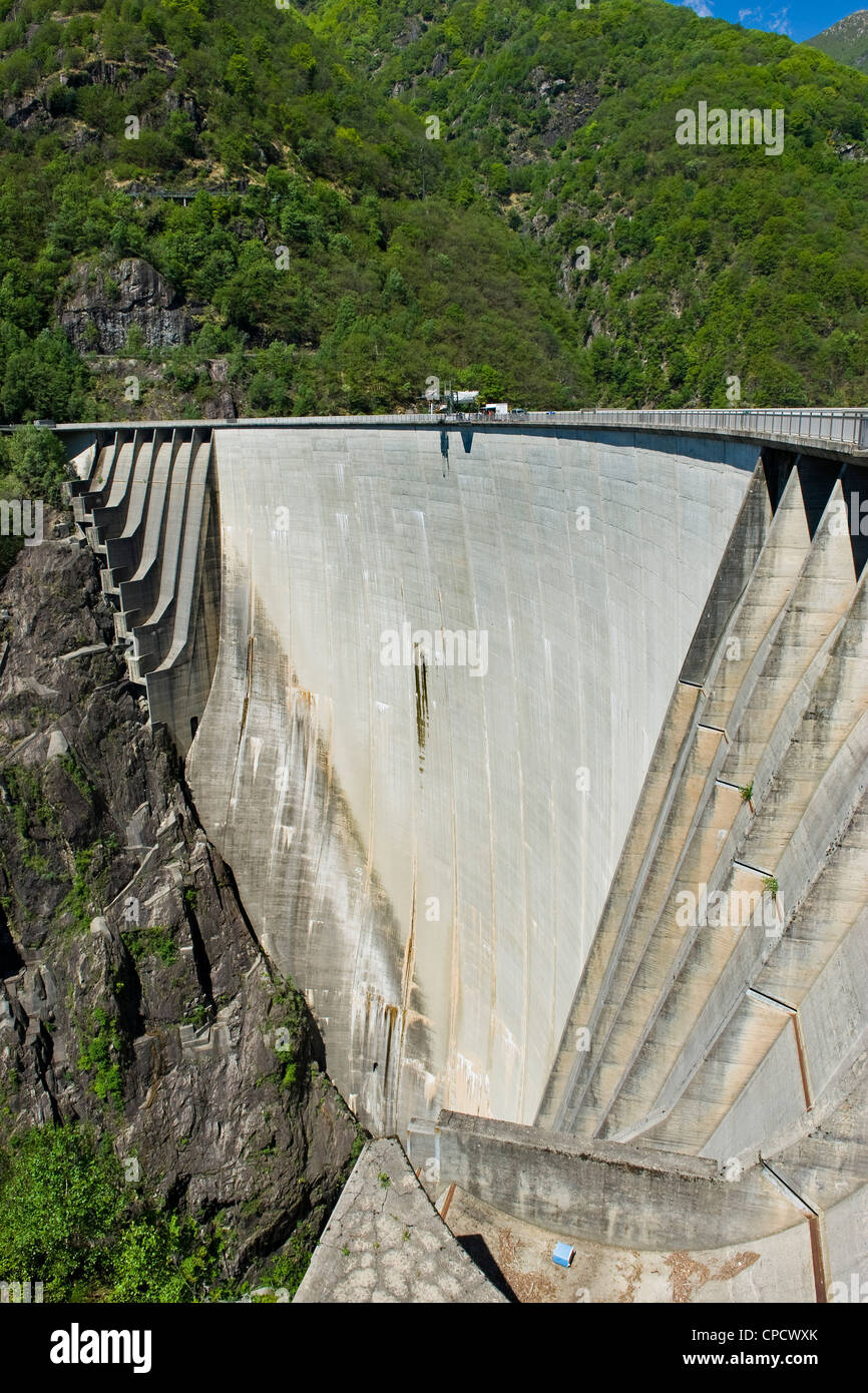 Switzerland, Canton Ticino, Verzasca valley, Contra dam Stock Photo - Alamy