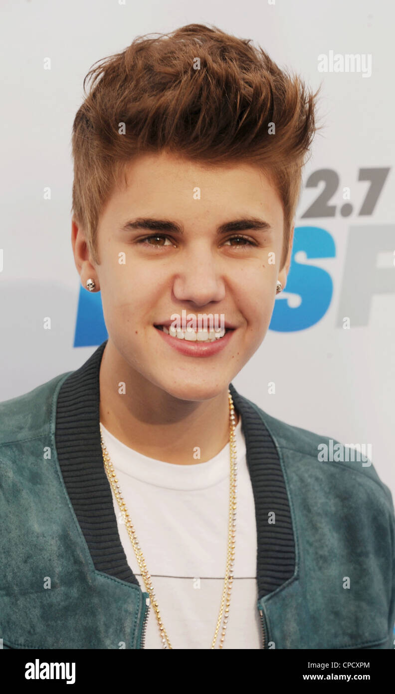 Pop singer justin hi-res stock photography and images - Alamy