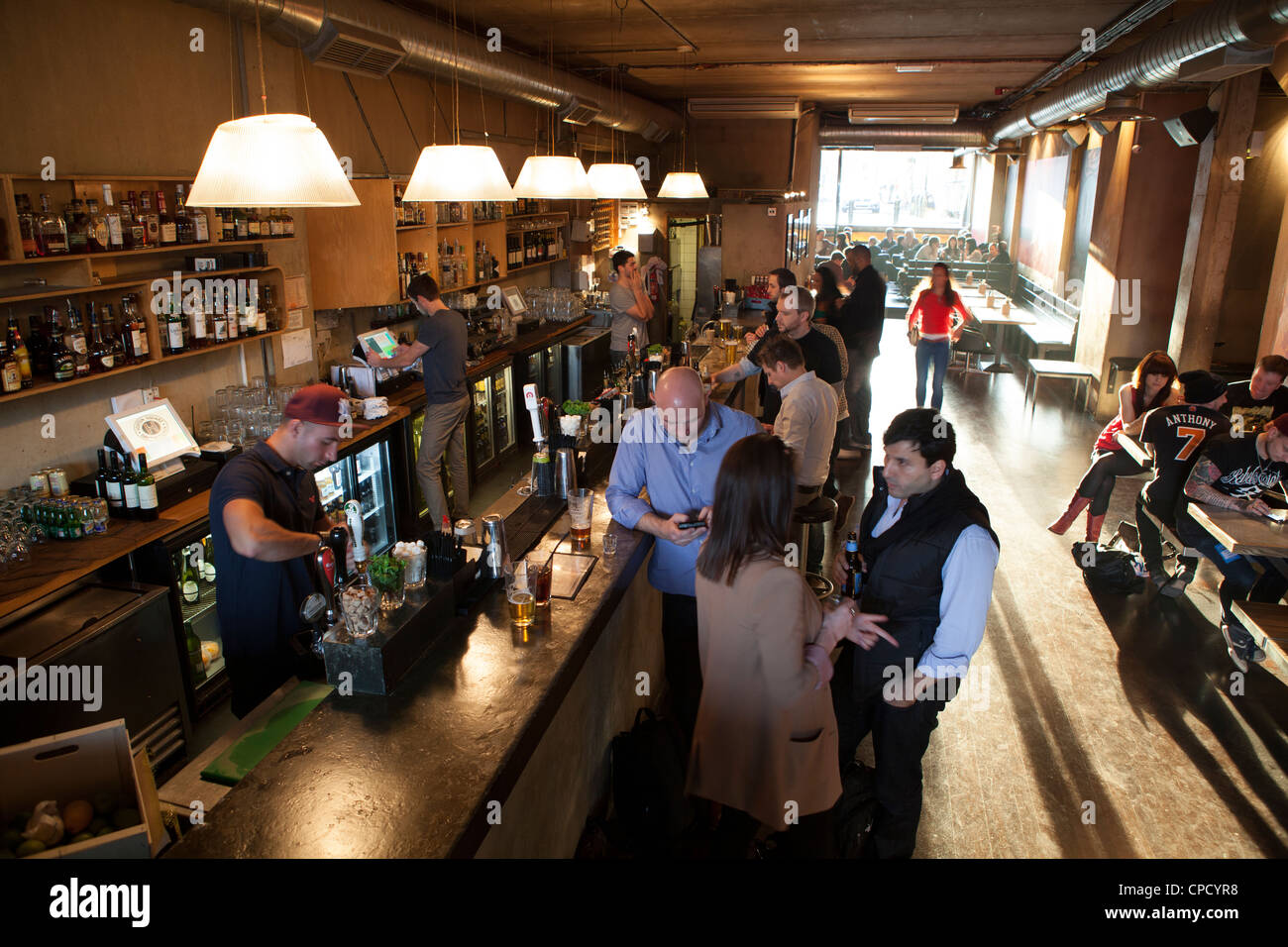 London east end nightlife hi-res stock photography and images - Alamy