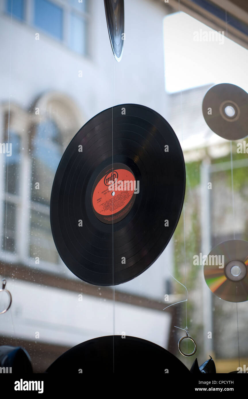 Geoff love,The LP was soon confronted by the "45", a 7-inch fine ...