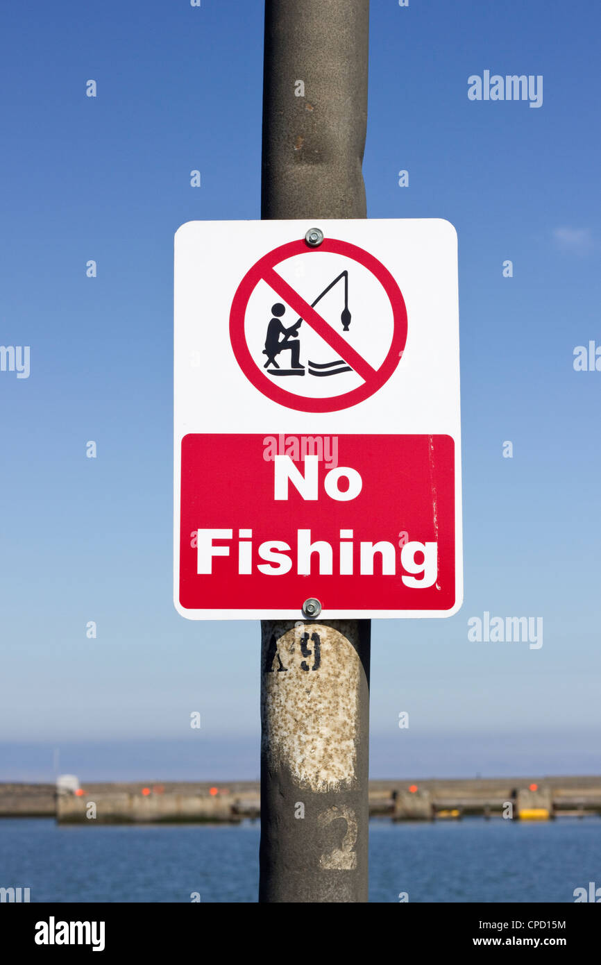 Deep water signage hi-res stock photography and images - Alamy