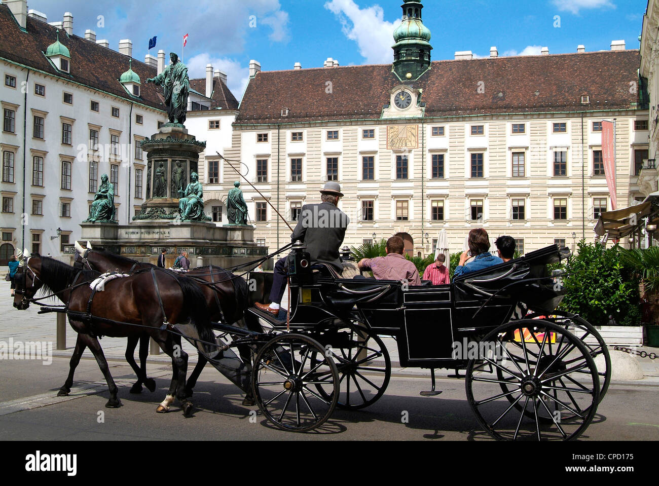 Horse-drawn carriage at the Hofburg, Vienna, Austria, Europe Stock ...