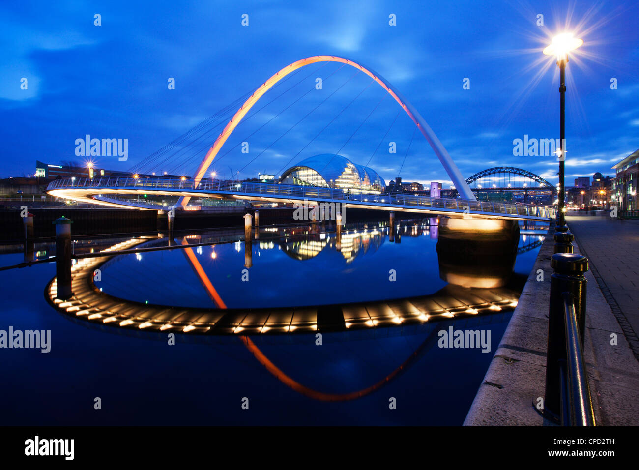 Gateshead Millennium Bridge and The Sage at dusk, Newcastle, Tyne and ...