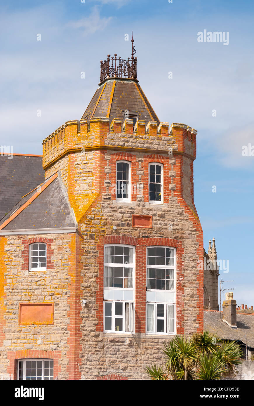 stone and brick house in Cornwall Penznce Stock Photo - Alamy