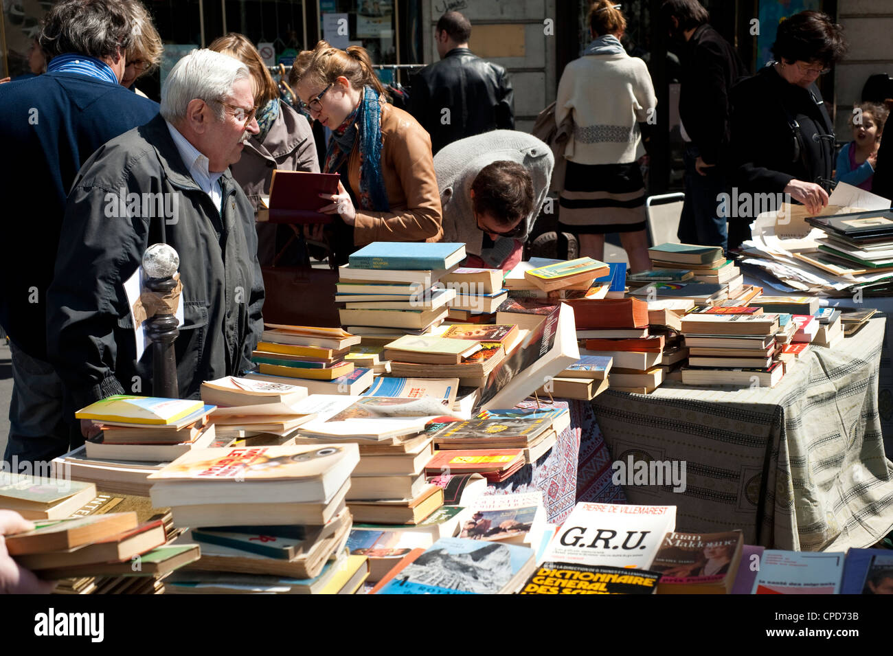 Second hand books paris hi-res stock photography and images - Alamy