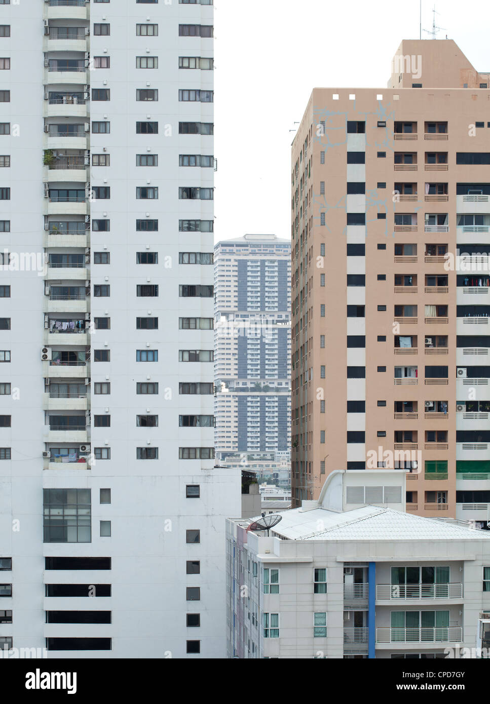 Building up view lines hi-res stock photography and images - Alamy