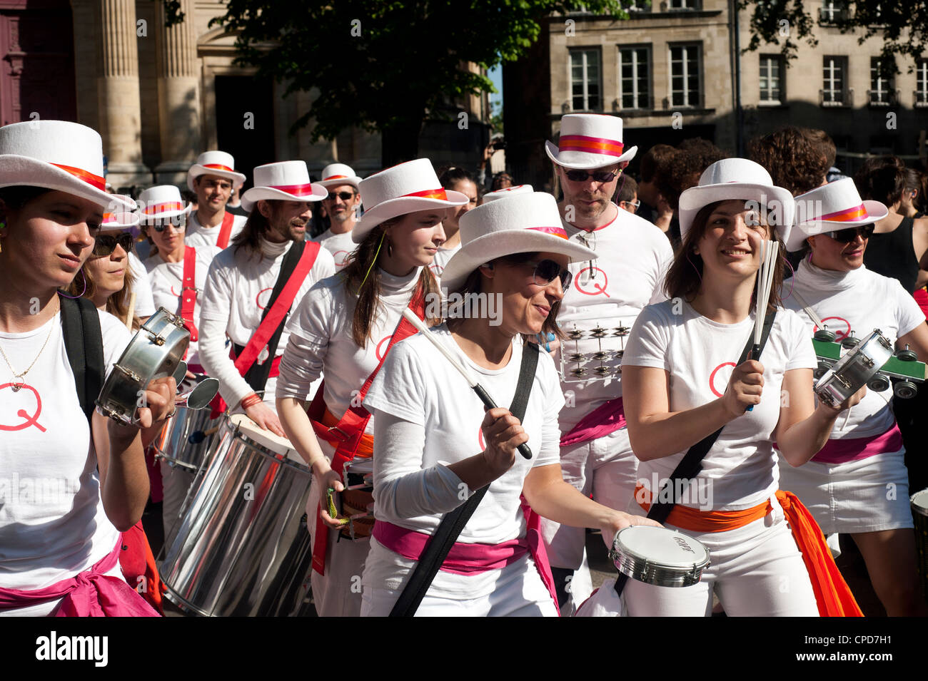 Performers performing rhythm hi-res stock photography and images - Alamy