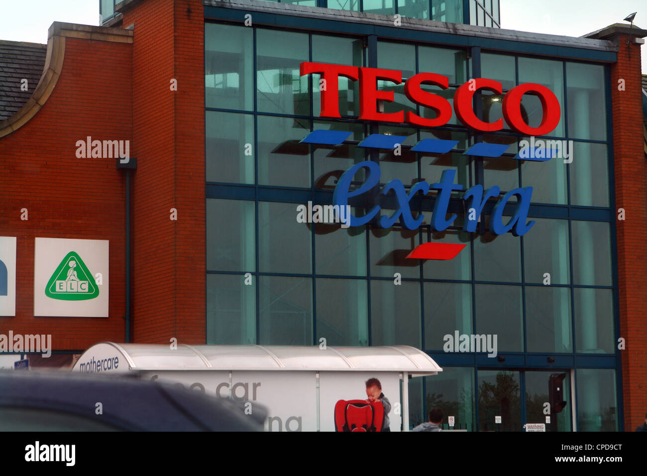 Tesco leading supermarket brand logo hi-res stock photography and ...