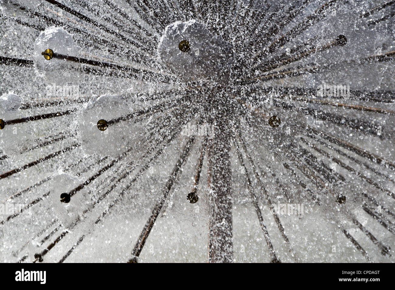 Round water fountain hi-res stock photography and images - Alamy