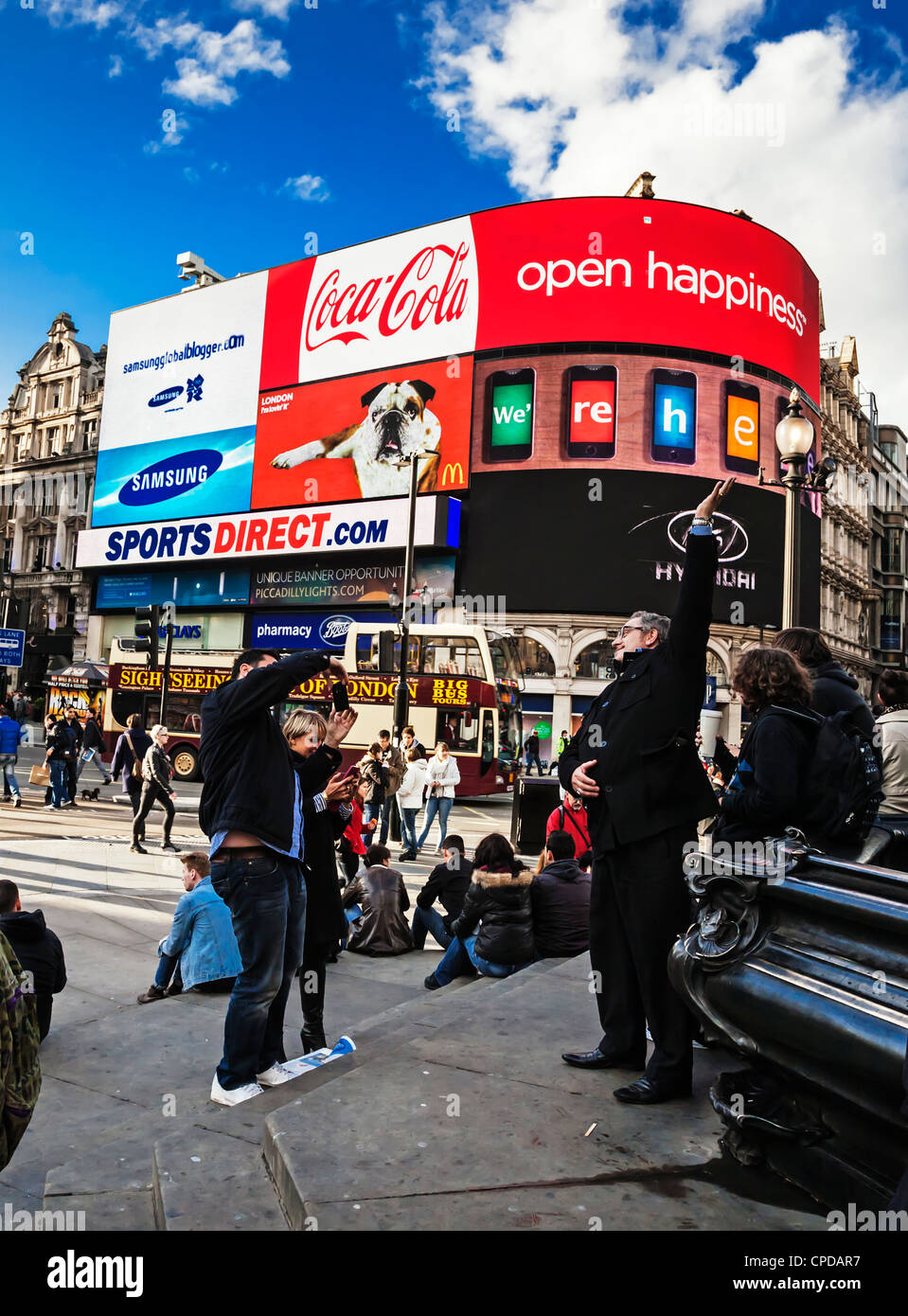 London billboard hi-res stock photography and images - Alamy