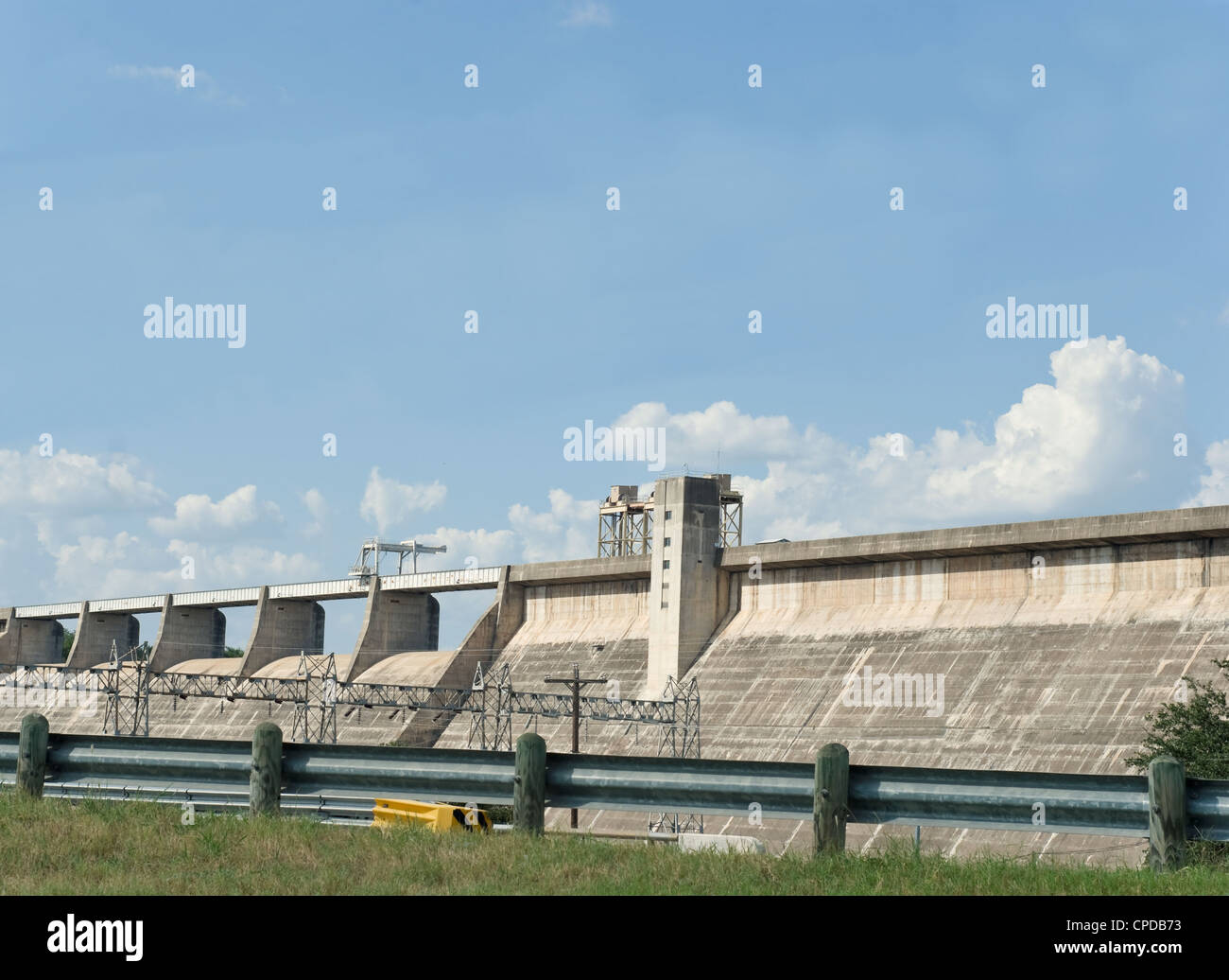 Dam causeway hi-res stock photography and images - Alamy