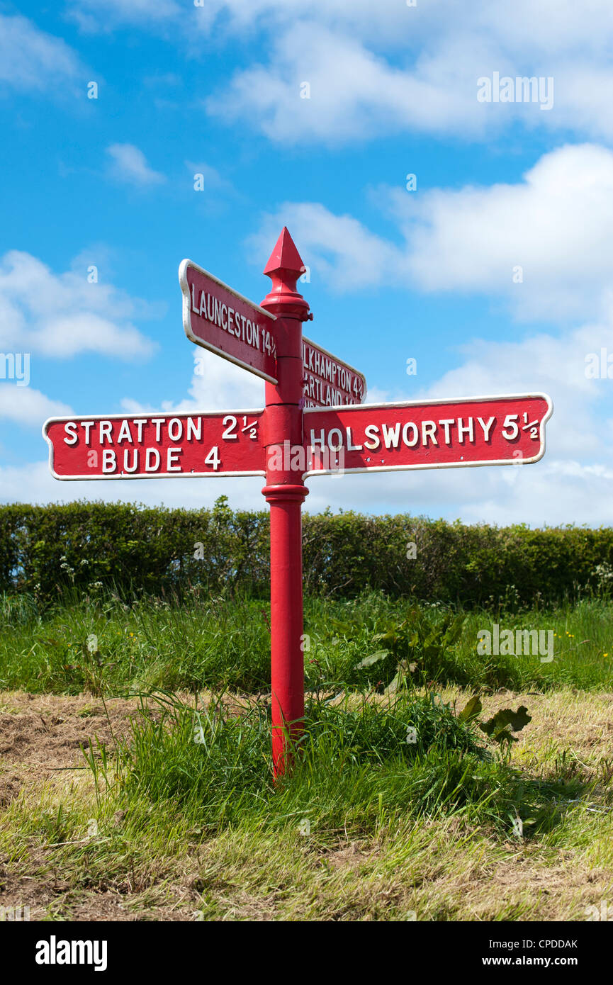 Directional post hi-res stock photography and images - Alamy