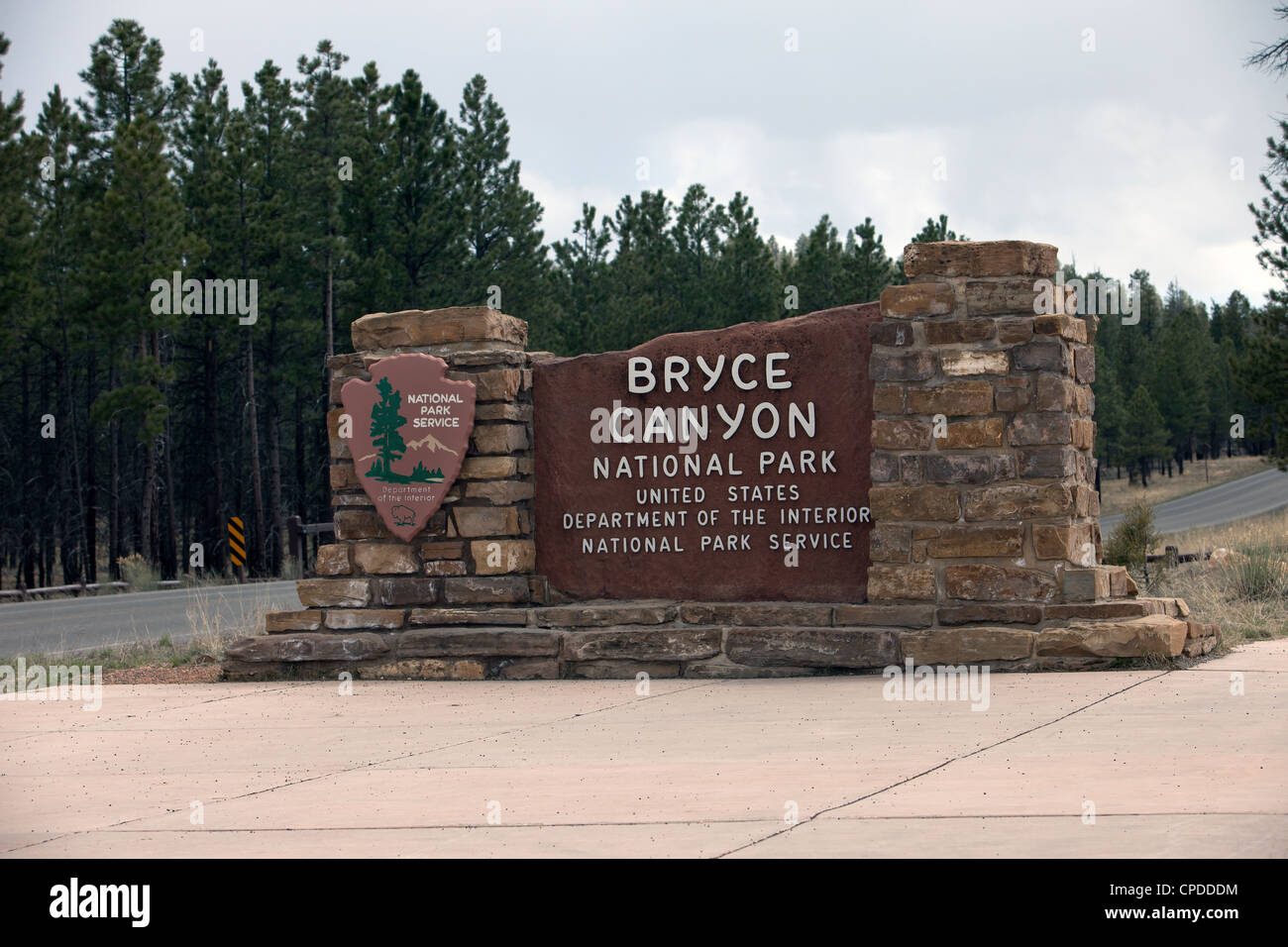 Bryce Canyon National Park in southern Utah, Bryce Point elevation sign ...