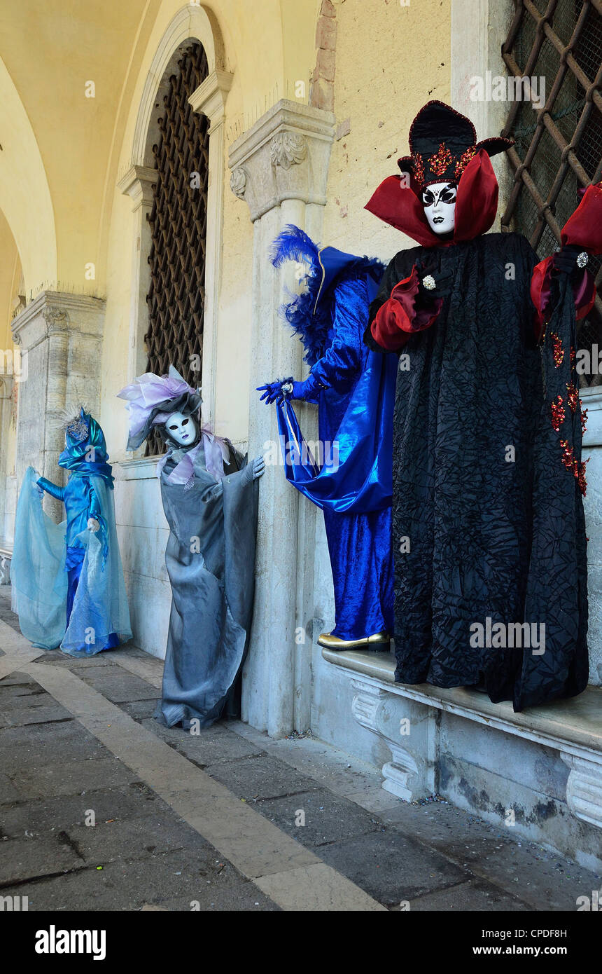 Masked figures hi-res stock photography and images - Alamy